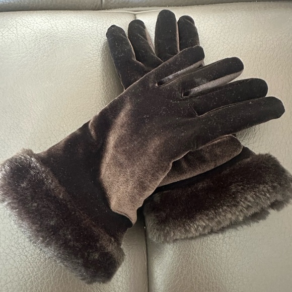Cejon | Accessories | Gorgeous Pristine Cozy Insulated Gloves | Poshmark